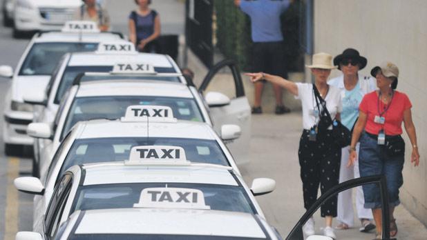 Taxi driver punches passenger, police blame 'language barrier'
