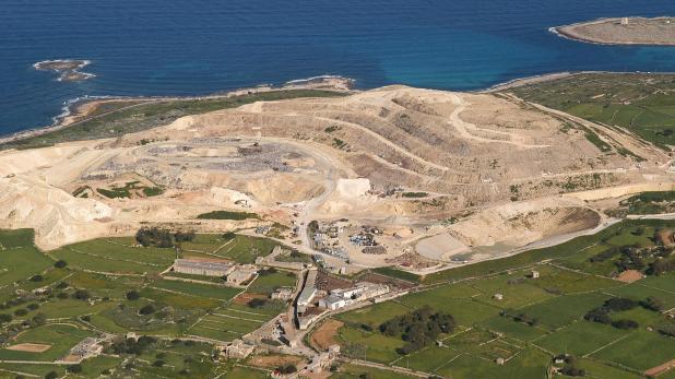 Foul smells from Maghtab return as landfill runs out of space