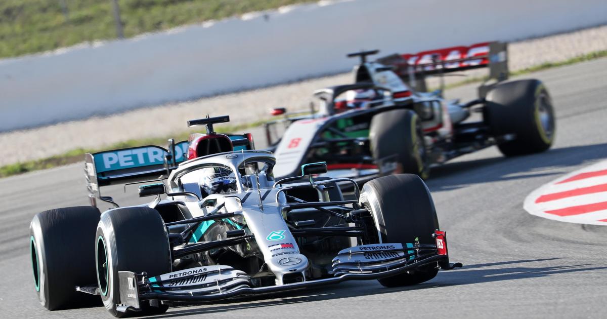 Mercedes trial new steering wheel system