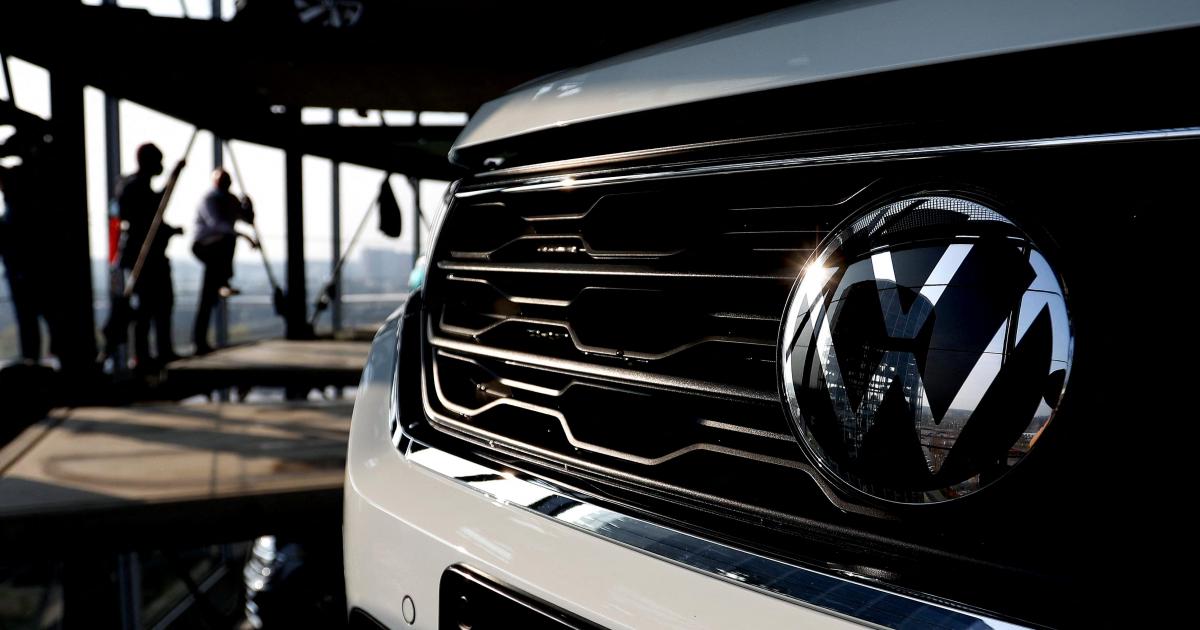 EU car sales bounce back past one million in March