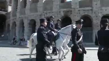 Chinese police hit the beat to patrol the streets of ... Rome