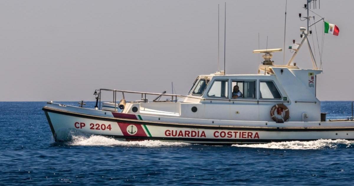 Italian coastguard recovers 10 bodies from shipwreck off Malta