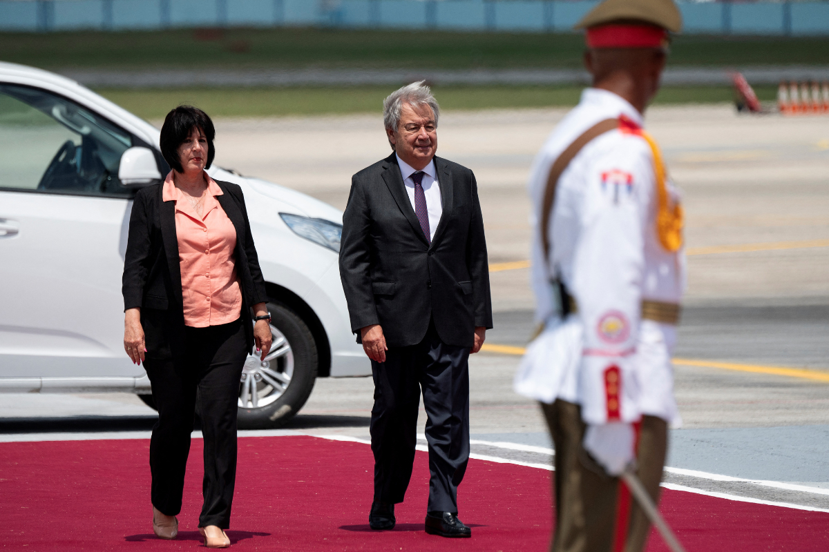 Cuban minister resigns after saying country has no beggars