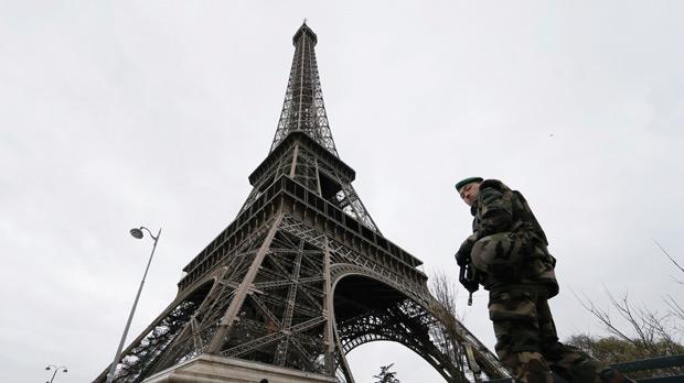 France mobilises 10,000 troops after shootings