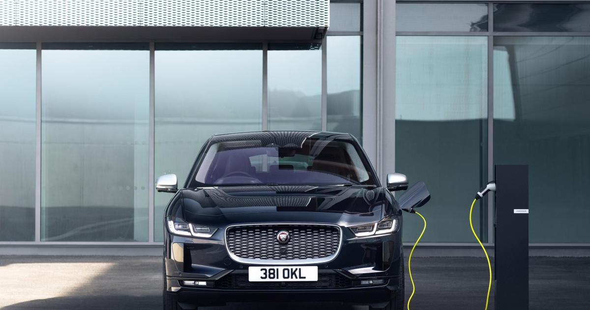 Jaguar Land Rover cuts carbon emissions by a quarter