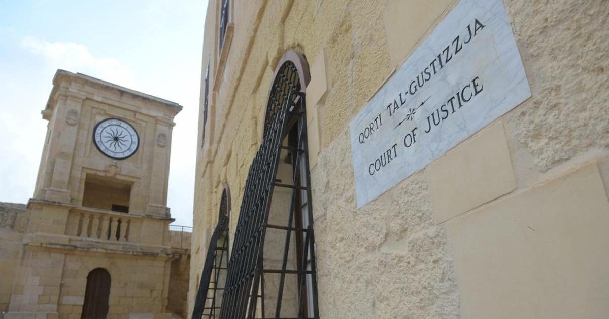Bank manager accused of stealing €76,000 from 87-year-old client