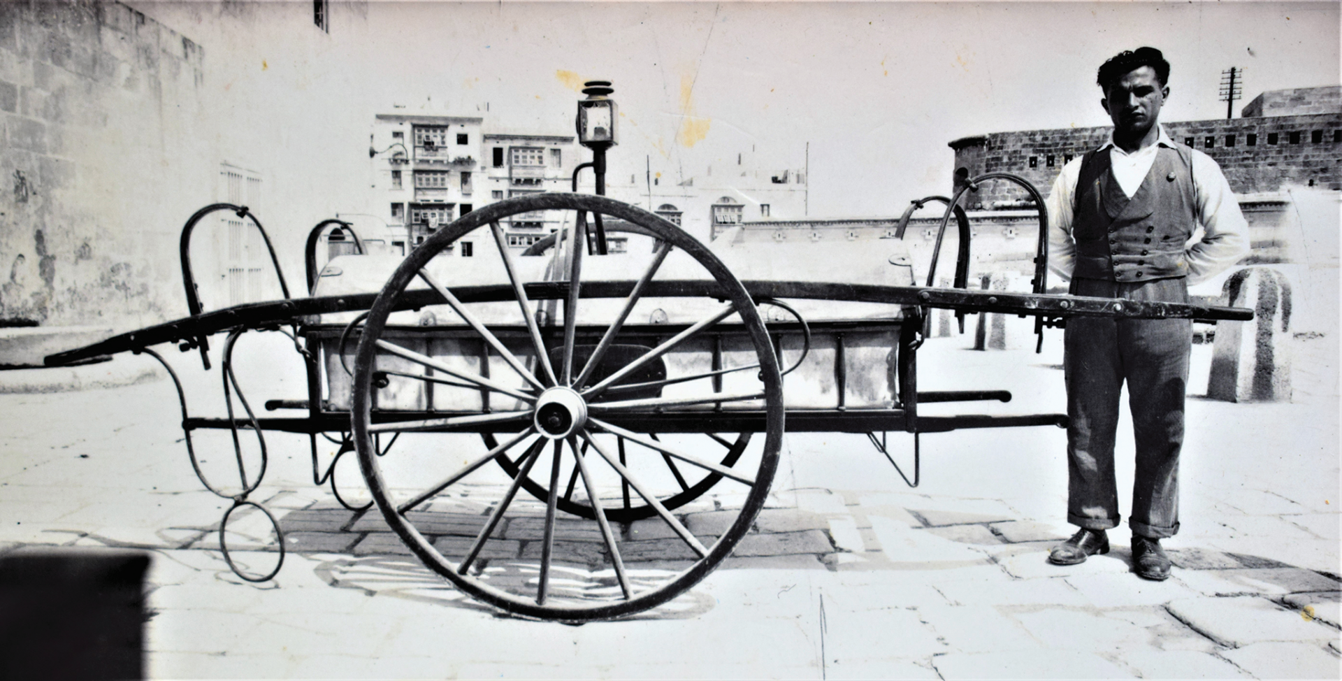 From chairs to carts: the non-mechanised transport of old Malta