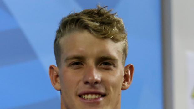 Swimmers Umnov, Chetcuti land medals