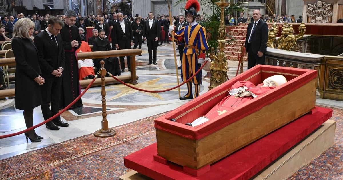 Huge crowds pack Vatican for last day of Pope's lying in state