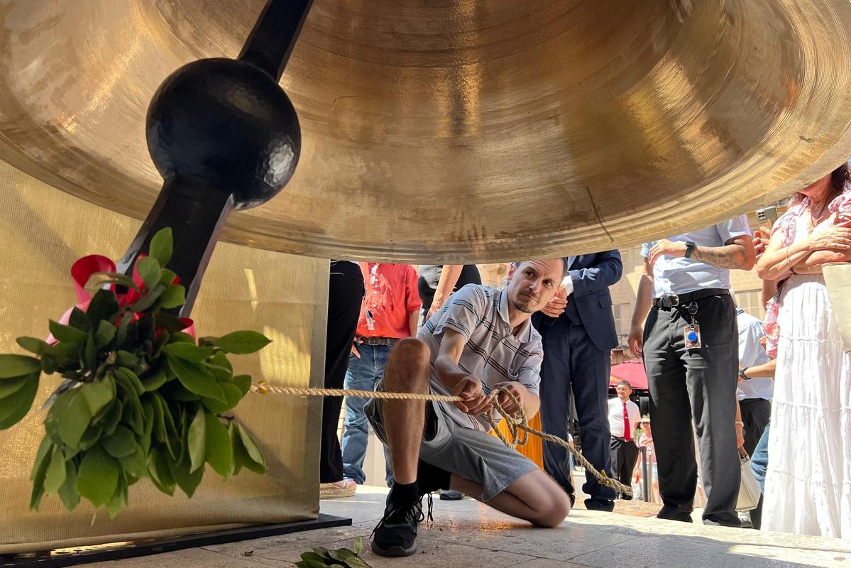 New bronze bell rings in a fresh era for St John's Co-cathedral's sonic ...