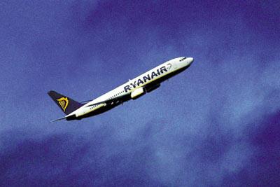 Ryanair sees fuel costs rising, fares higher