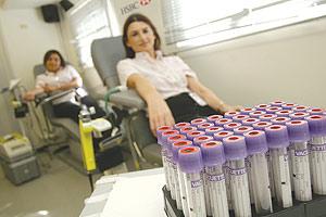 Bank staff donate blood