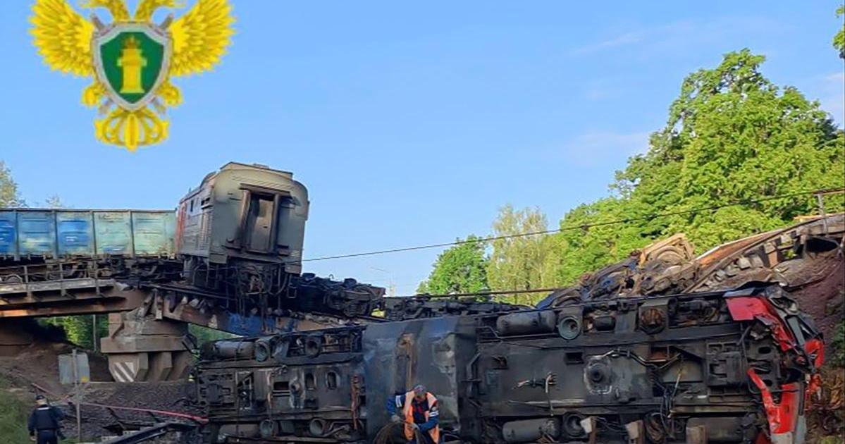 Seven dead, dozens hurt as Russian bridges near Ukraine collapse