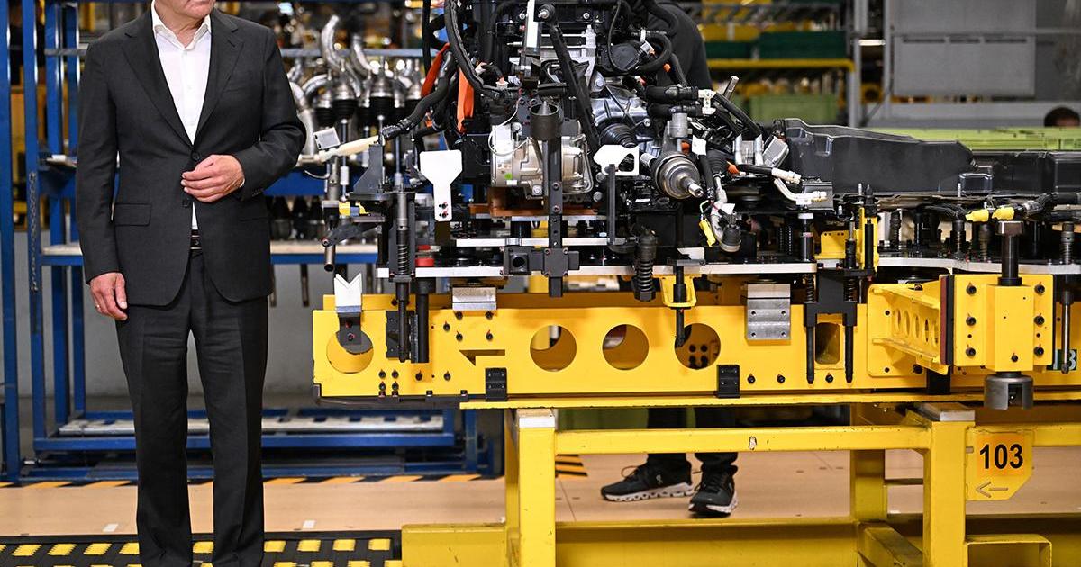 US services sector still growing despite recession talk