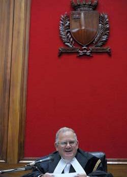 Retiring judge gets standing ovation