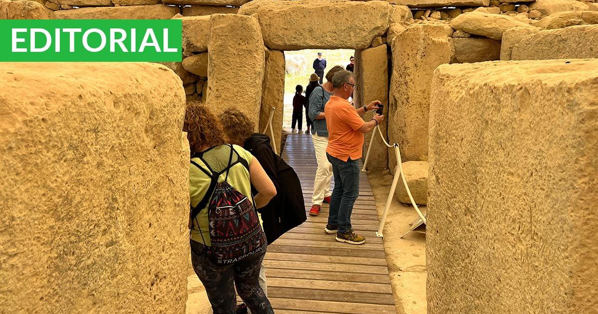 Editorial: Tourism industry model of the future