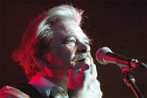 Folk singing cult hero dies aged 63