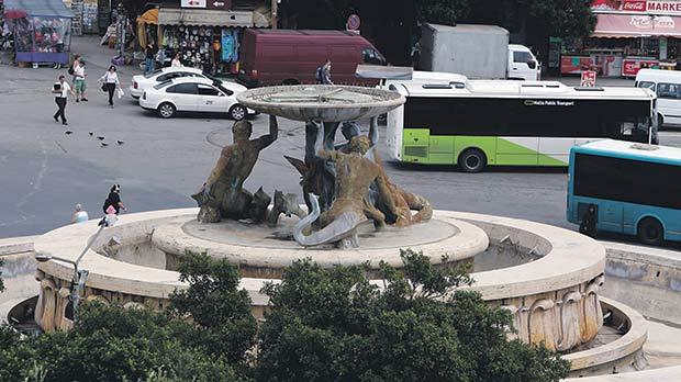Project to restore Triton Fountain hits a big snag