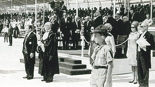 Malta becomes independent