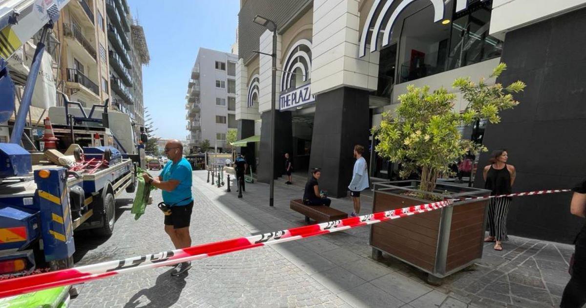 Part of Sliema's Bisazza Street evacuated after reports of smoke