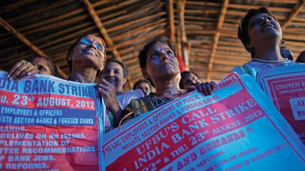 One million Indian bank workers on strike