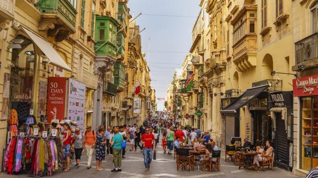 Malta's resident population soars to 460,300