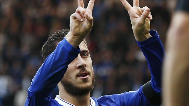 Chelsea hammer Leicester in battle of last two champions