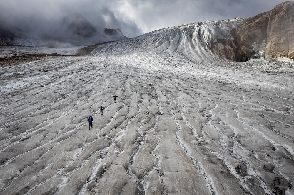 Swiss glaciers melting away at record rate