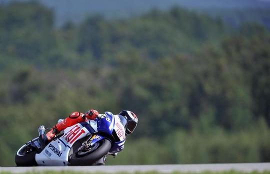Lorenzo racks up magnificent seventh win