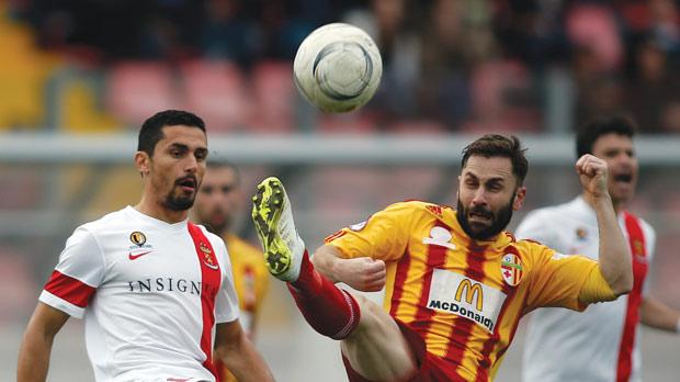 Zammit, Paus in a battle of wits