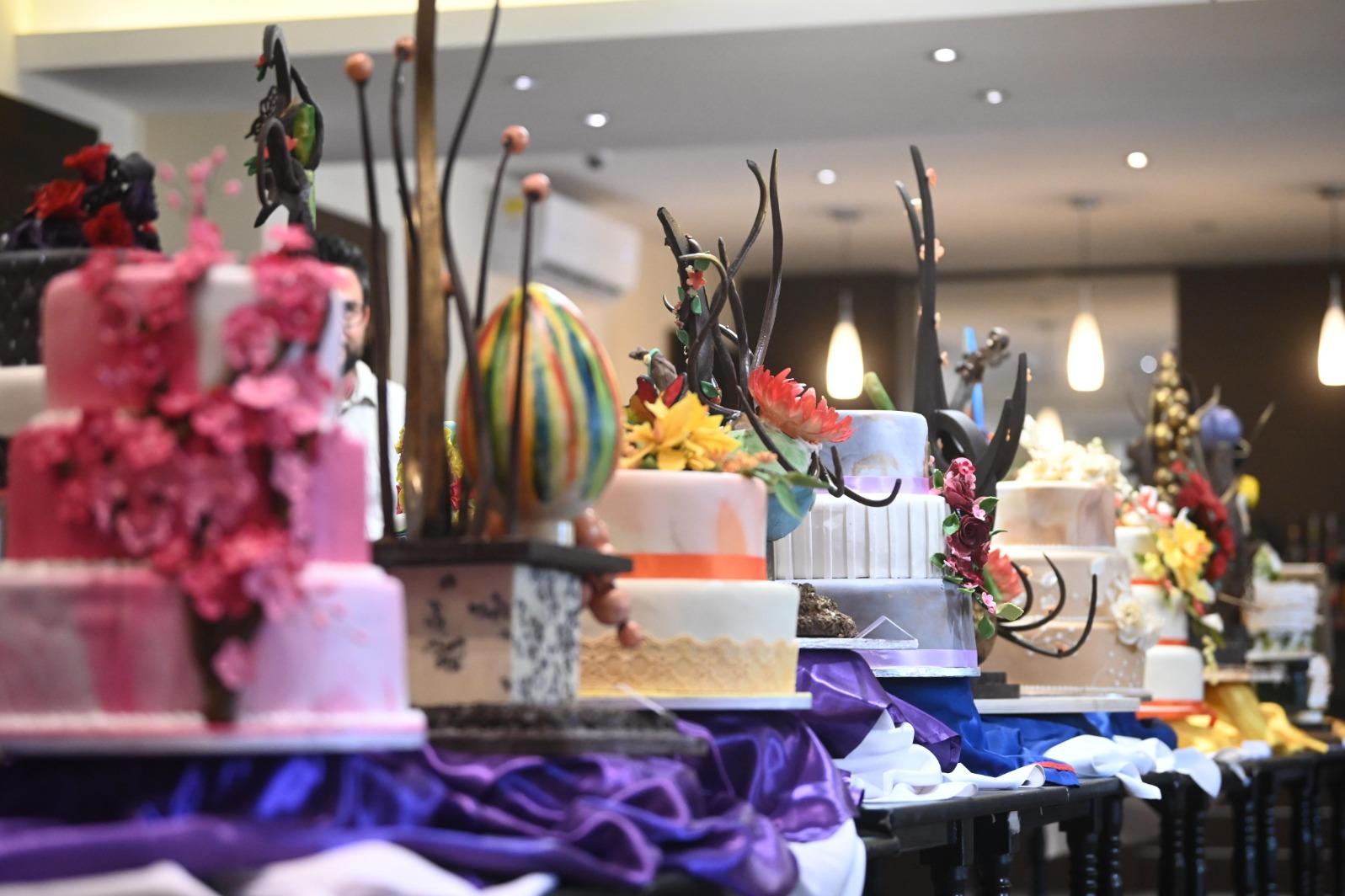 ITS students show off creative decorative cakes