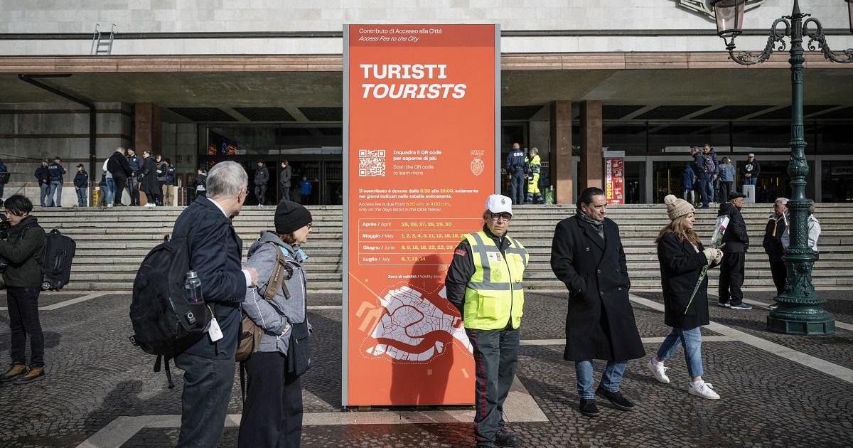 Venice launches five-euro entry fee