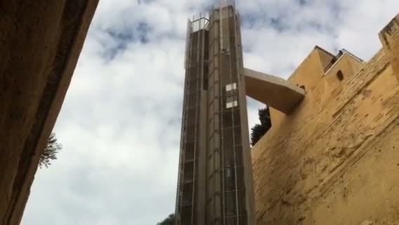 7,000 use the new Barrakka Lift