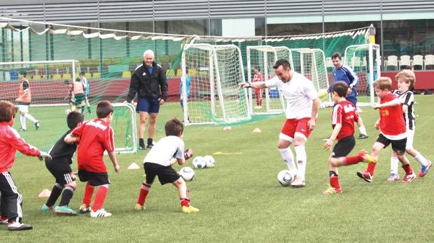 National squad footballers team up with Kick Academy