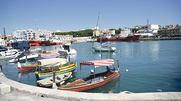16 bids for Menqa regeneration