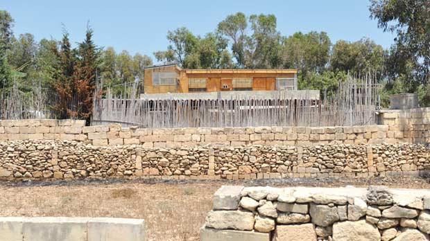 Illegal restaurant poses as farmhouse