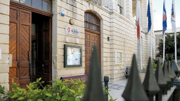 Sliema council trash collector facing bribery charges