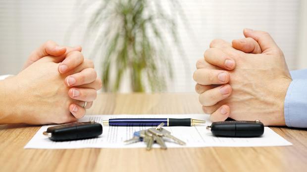 Spouses can sue each other over paraphernal property