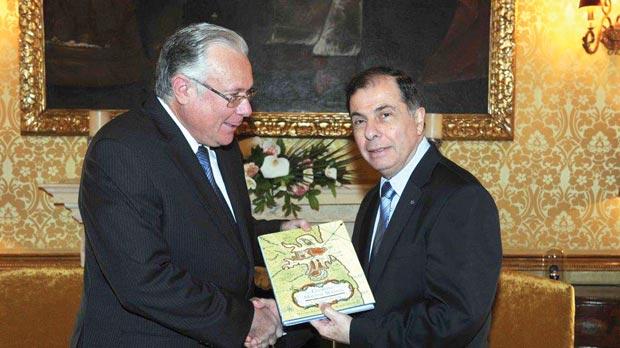 President Emeritus receives nautical book