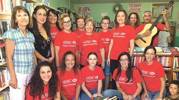 Bank staff in voluntary initiative