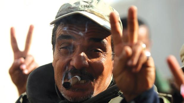 Gaddafi loyalists hit back in Sirte